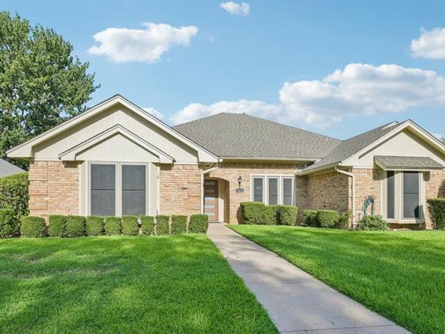 1412 Wagonwheel Ct, Irving, TX 75061