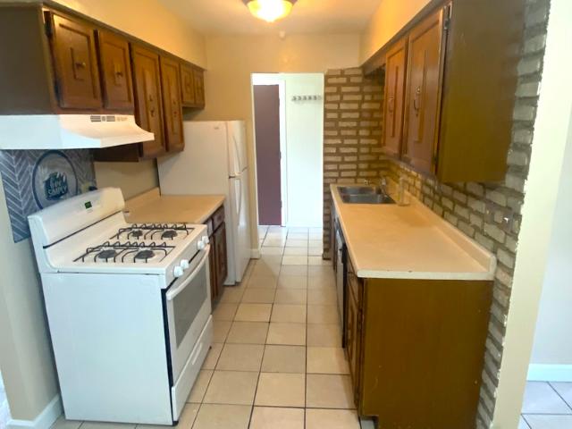 1412 Willow Lane # 2