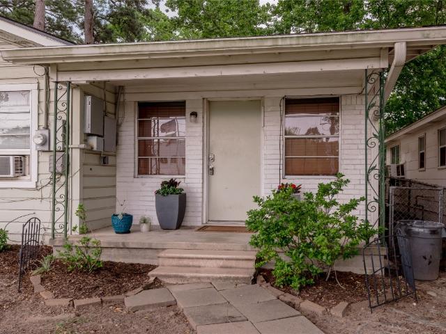 1412 22nd St, Unit B, Huntsville, TX 77340 | MLS #54526 | Compass