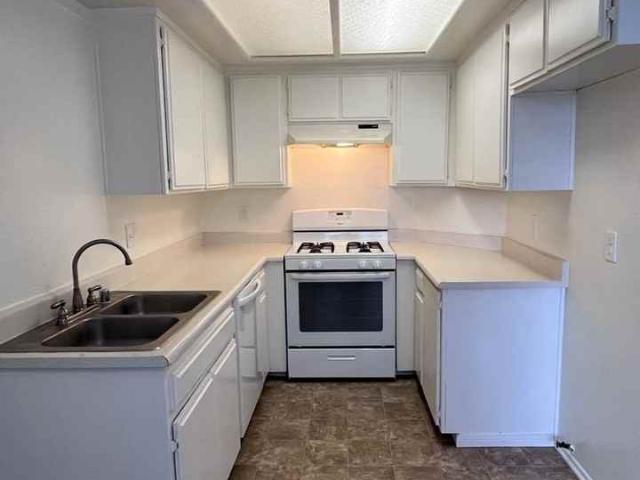 14135 1 Bedroom Apartment for Rent at 14135 Doty Ave, Hawthorne, CA 90250 East Hawthorne