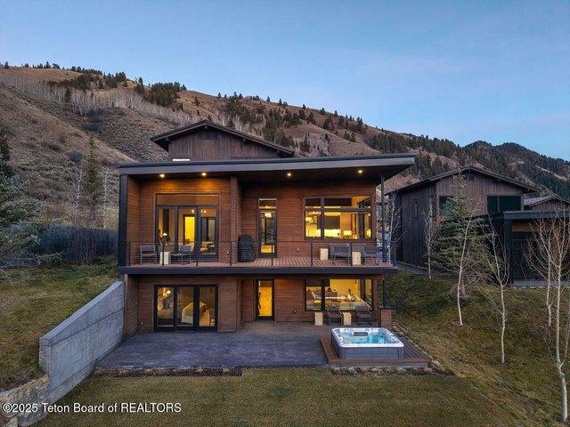 14135 Drake Dr, Jackson, WY 83001