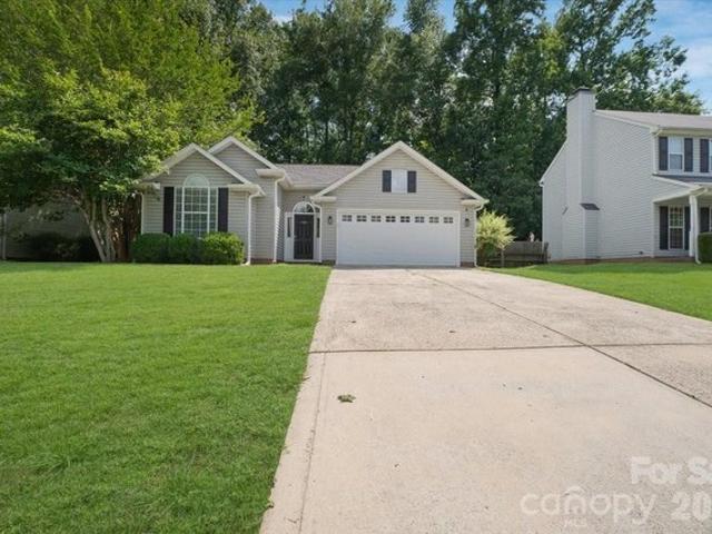 14136 Walkers Crossing Dr, Charlotte, NC 28273
