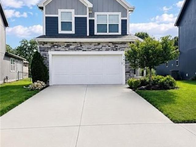 1413 Newport Ln, Raymore, MO 64083