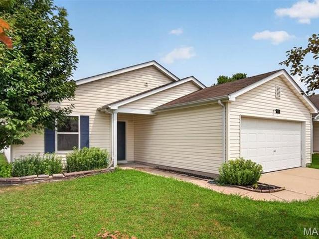 1413 Autumn Lakes Ln, Mascoutah, IL 62258