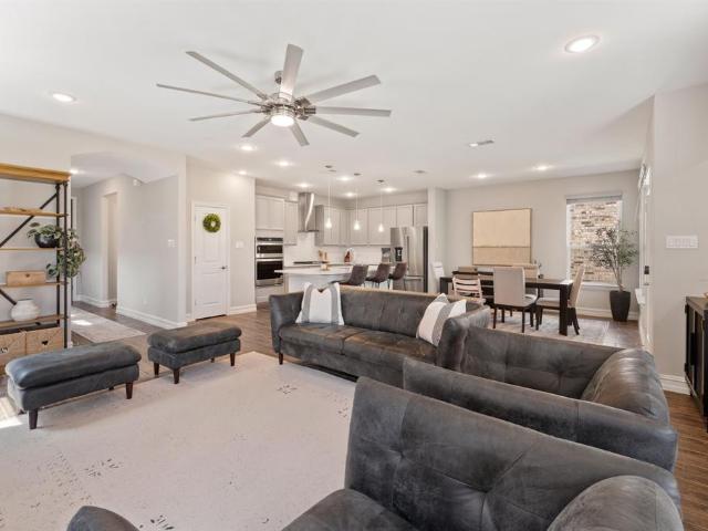 1413 Bellingham Lane