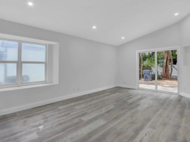 1413 Blue Clover Ln, West Palm Beach, FL 33415 | MLS #R11161