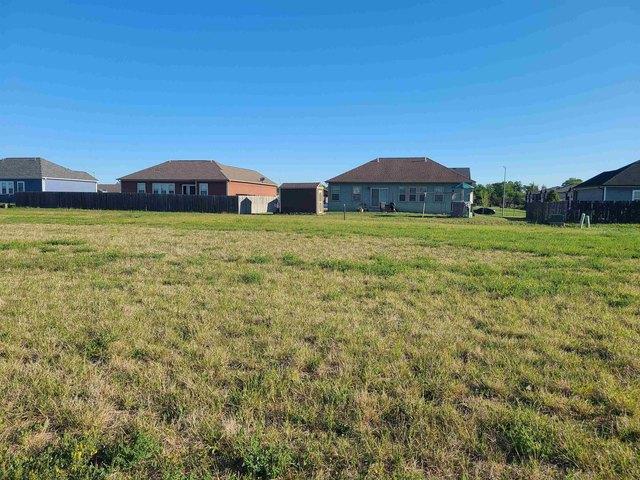 1413 Curtiss Dr, McPherson, KS 67460
