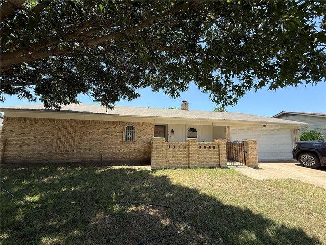 1413 Lamplighter Ln, Edgecliff Village, TX 76134