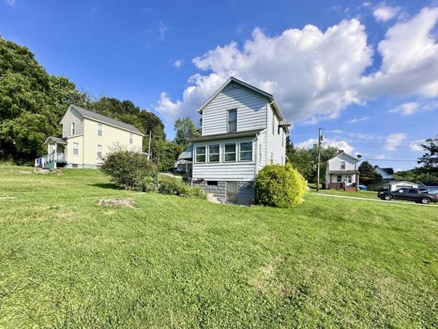 1413 Laurel Pl, New Castle, PA 16101
