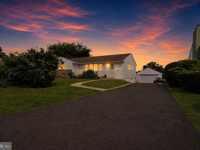 1413 Poplar Rd, Feasterville Trevose, PA 19053