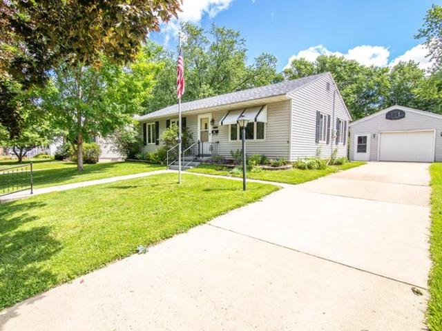 1413 Randolph St, Watertown, WI 53094
