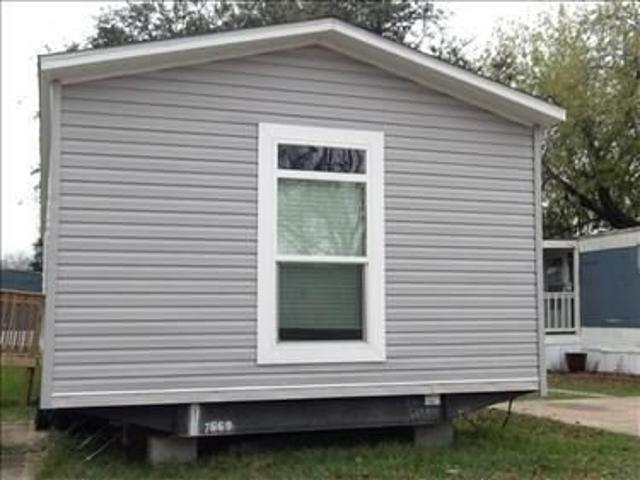 1413 Rosharon Rd Trlr 27, Alvin, TX 77511