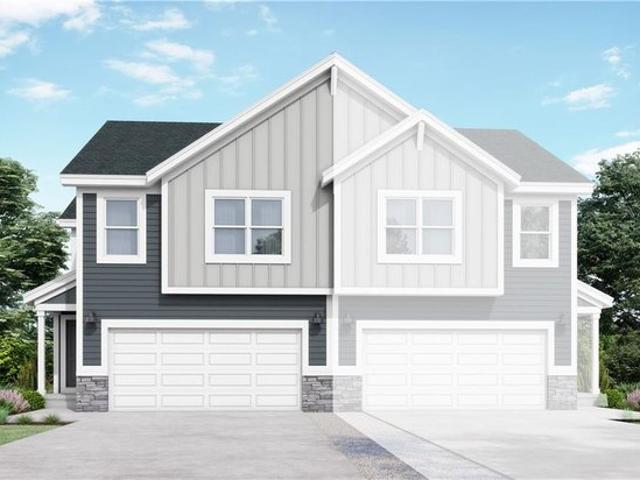 1413 S 4th St E, Louisburg, KS 66053