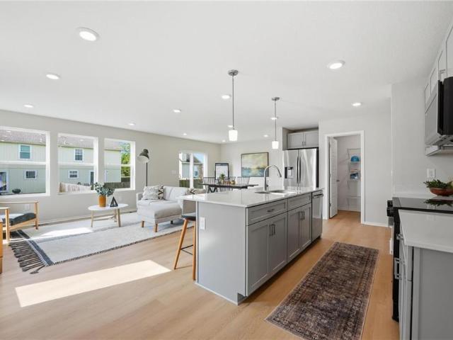1413 S 4th Street E