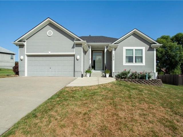 1413 Sloan St, Pleasant Hill, MO 64080