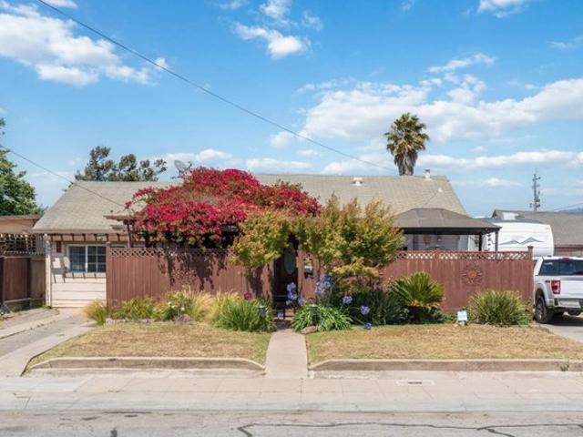 1413 Wiren St, Salinas, CA 93905