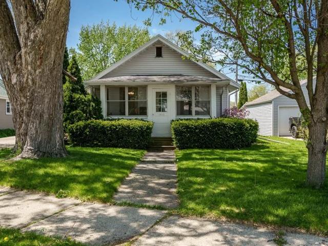1413 Woodman Rd, Janesville, WI 53545