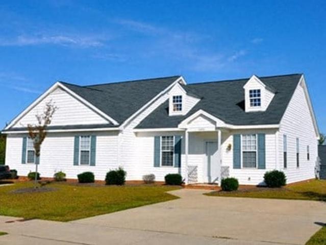 1413 1415 HOLLY MIST STREET 3 Bedrooms, 2 Bathrooms