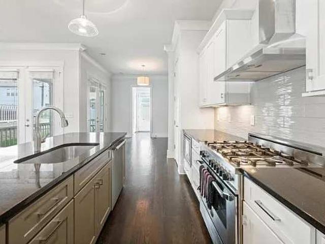 1413 14th Ave S