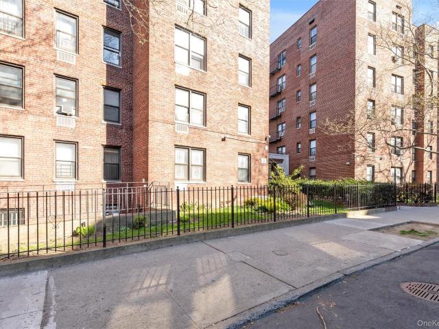 141 05 Pershing Crescent 202