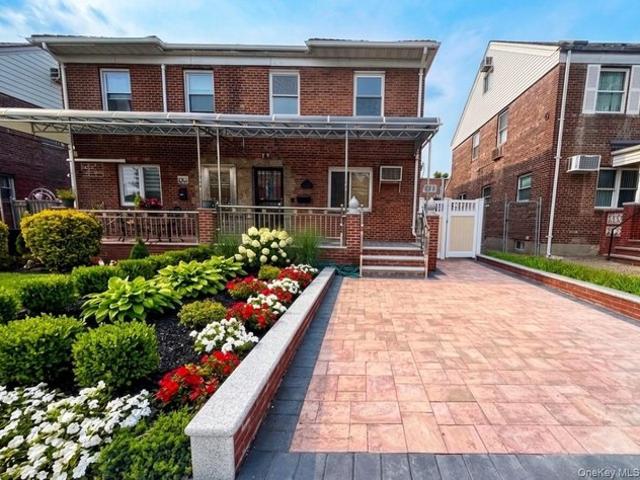141 0 nd Ave, Kew Gardens Hills, NY 11367