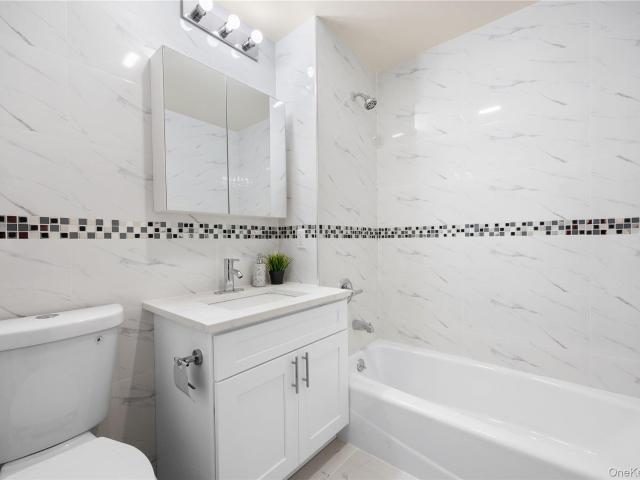 141 15 Cherry Avenue, Unit 2E