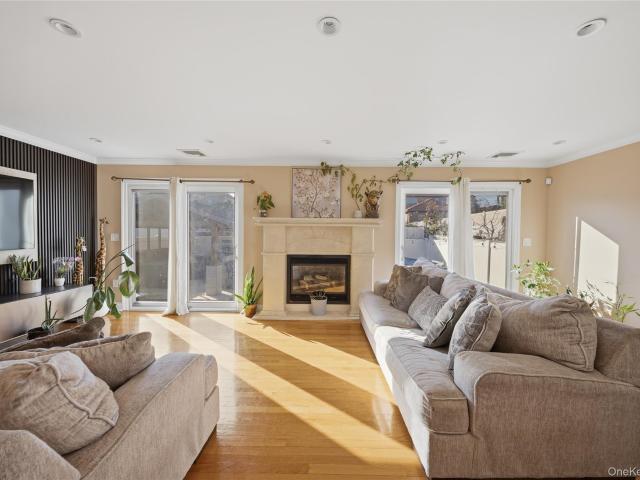 141 1 th Avenue
