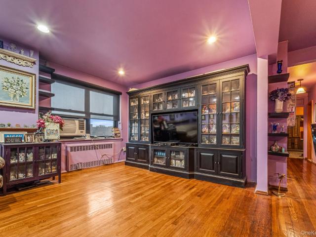 141 1 th Avenue, Unit 6B