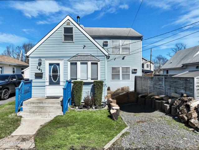 141 7th St, Hazlet, NJ 07734