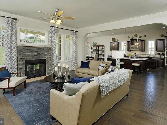 141 Coachman Circle