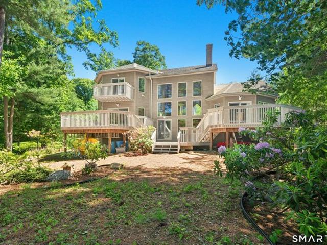 141 Canoe Brook Rd, Trumbull, CT 06611