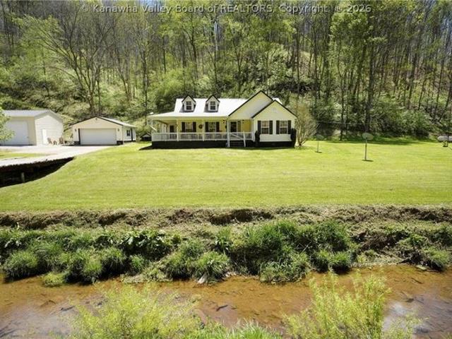 141 Canoe Run Rd, Looneyville, WV 25259