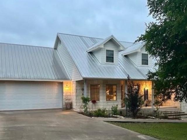 141 Chaumont St, Kingsland, TX 78639