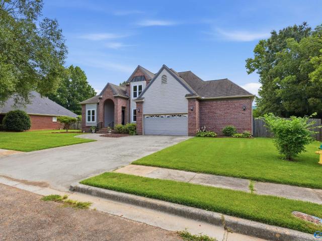 141 Cheval Blvd SE