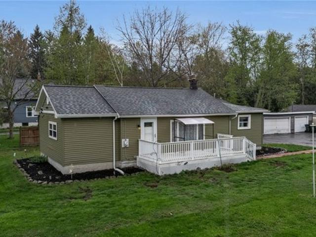 141 Borden Rd, Depew, NY 14043
