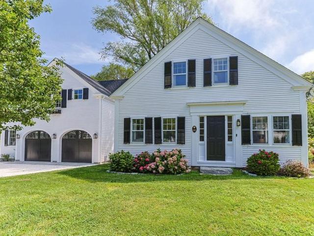 141 Bank St, Harwich Port, MA 02646