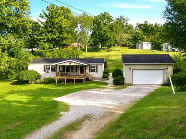 141 Bunner Ln, Parkersburg, WV 26104