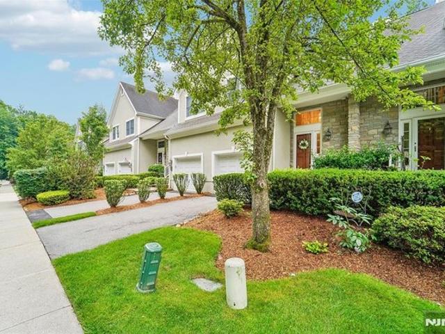 141 Greenway Unit 41, Montvale, NJ 07645