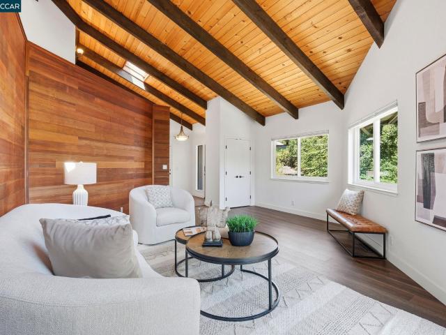 141 Donaleen Ct