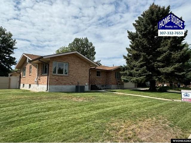 141 E Sunset Dr, Riverton, WY 82501