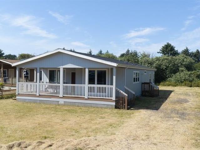 141 Frigate St NW, Ocean Shores, WA 98569
