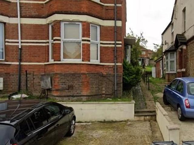 141 Kitchener Road, High Wycombe HP11, 3 bed semi detached house to rent, £1,700 pcm | PrimeLocation
