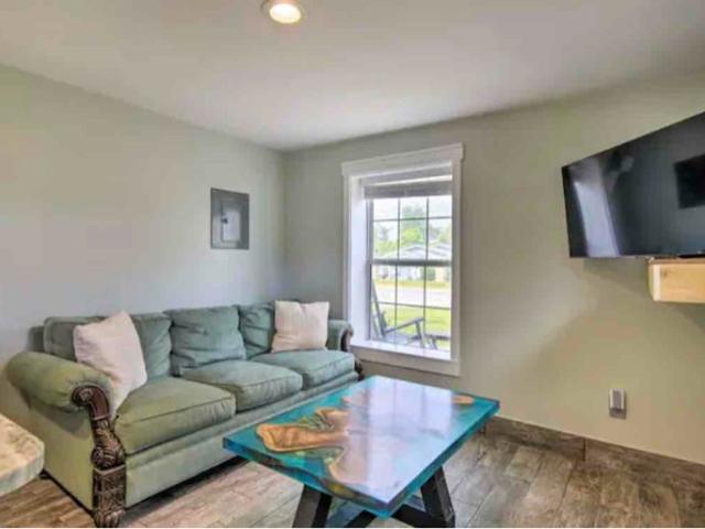 141 kraft ave duplex unit b
