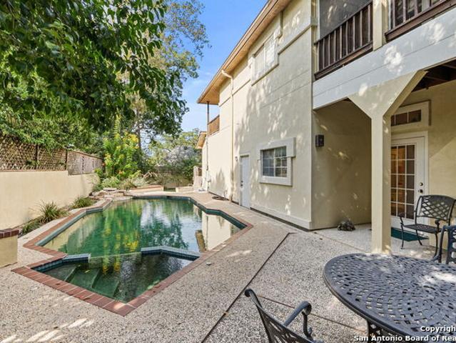 141 Hollywood