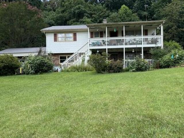 141 Honeysuckle Ave, Surgoinsville, TN 37873