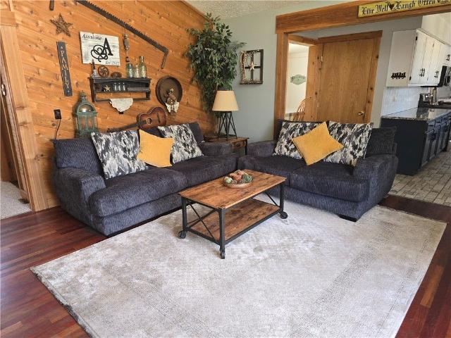 141 Hall Rd, Slippery Rock, PA