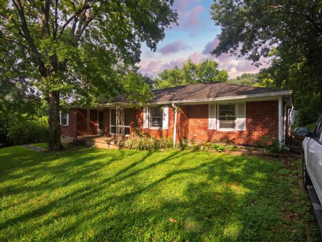 141 Hillcrest Dr