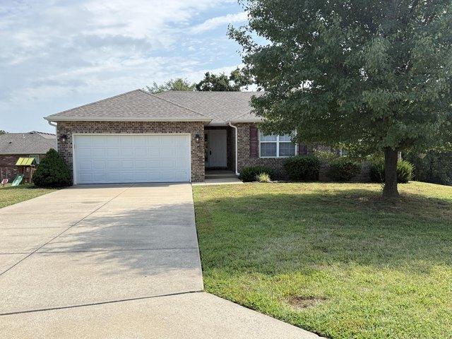 141 Jade Ct, Hollister, MO 65672