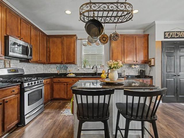 141 Jasper Point Dr, Holly Springs, NC 27540