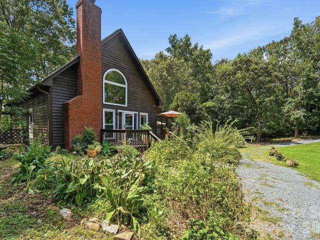 141 Oak Leaf Lane
